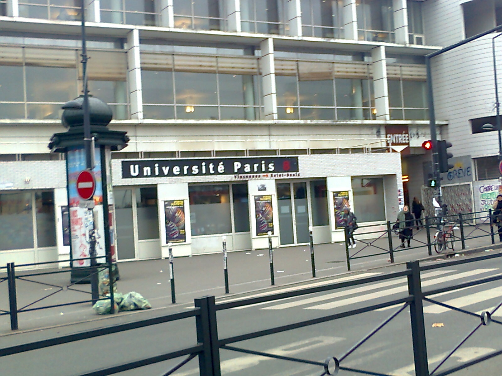En passant devant l’université Paris VIII Saint-Denis – L'ingénue ou l ...